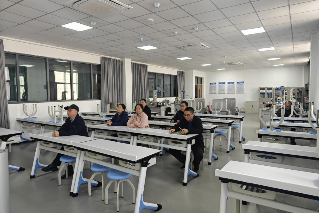 机电一体化专业教研室：南京机电－上海三菱电梯教师企业实践流动站召开2025年第三季度复盘会议