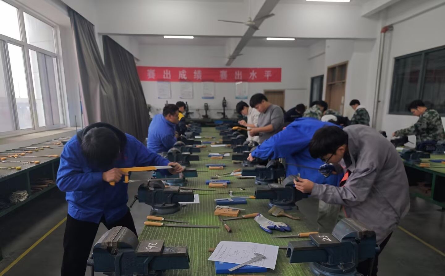 勇于拼搏，精益求精——2023年机械工程系钳工技能大赛圆满结束